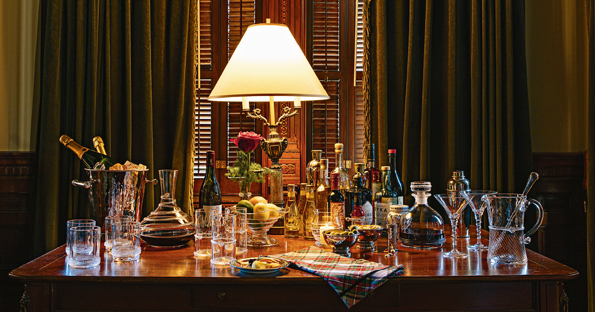 How to Make the Best Home Bar | Living North